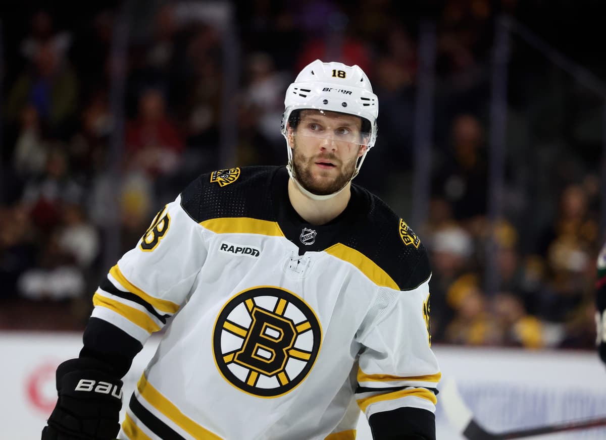 Boston Bruins sign Pavel Zacha to four-year contract extension