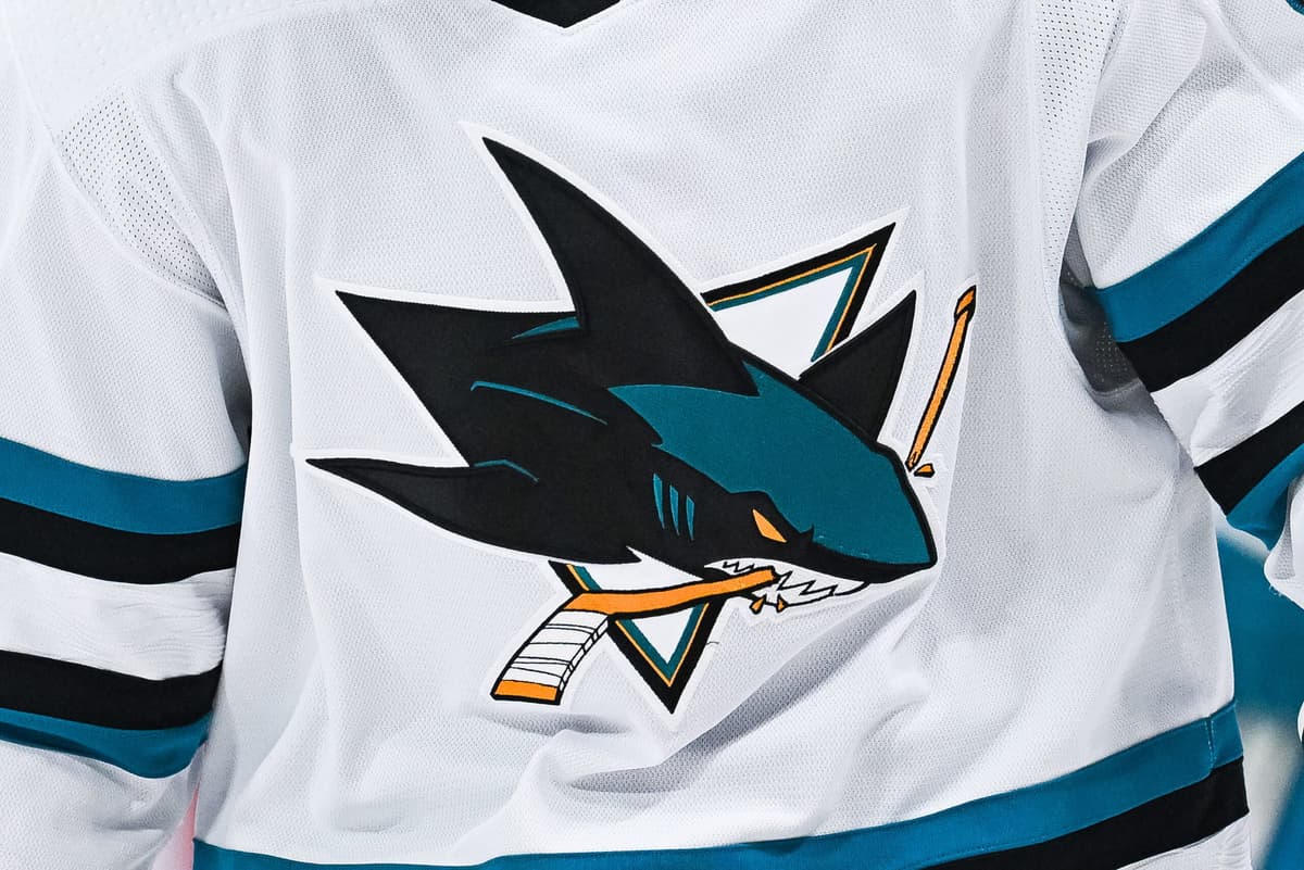 Sharks sign Noah Beck to entry-level contract