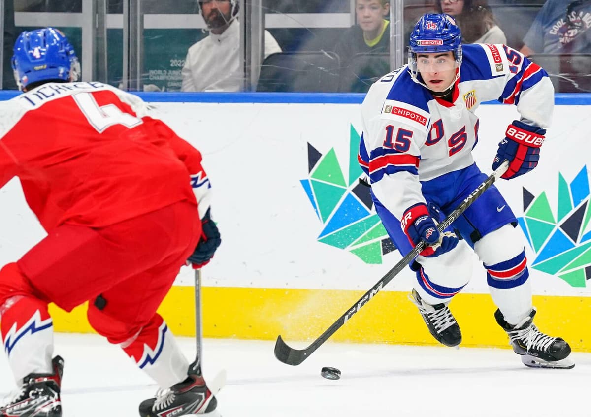 Calgary Flames sign Matt Coronato to entry-level contract