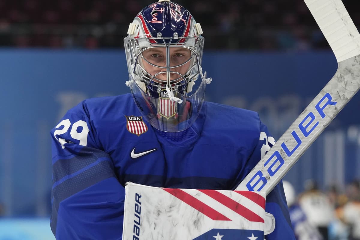 Report: Chicago Blackhawks to sign prospect Drew Commesso to entry ...