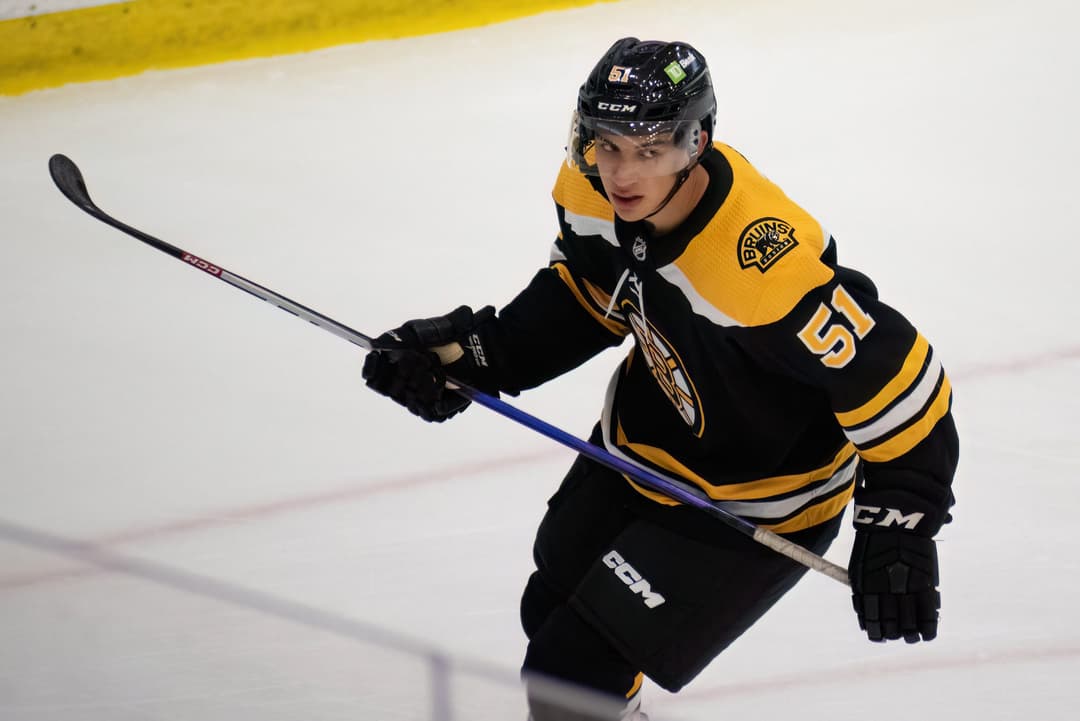 Boston Bruins sign forward Matthew Poitras to entry-level contract