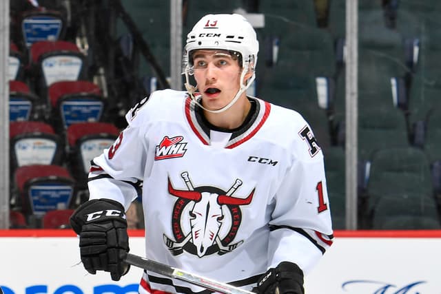 Nashville Predators sign Kalan Lind to three-year, entry-level contract