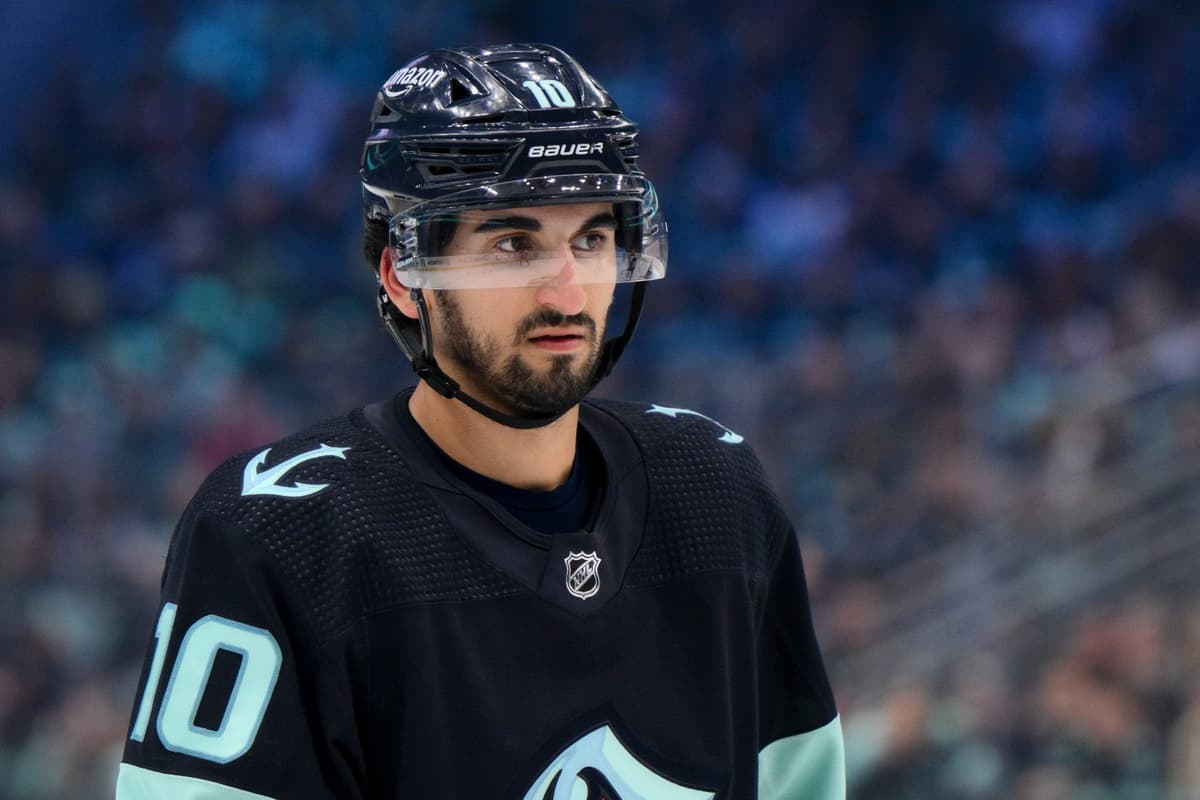 Seattle Kraken sign Matty Beniers to seven-year, $7.14 million AAV ...
