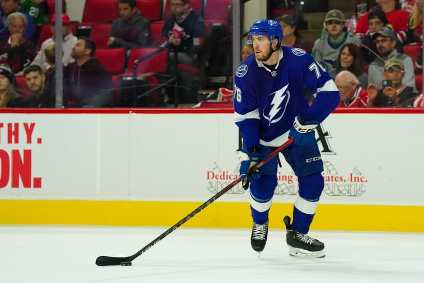 Lightning trade Roman Schmidt to Flyers for Ethan Samson