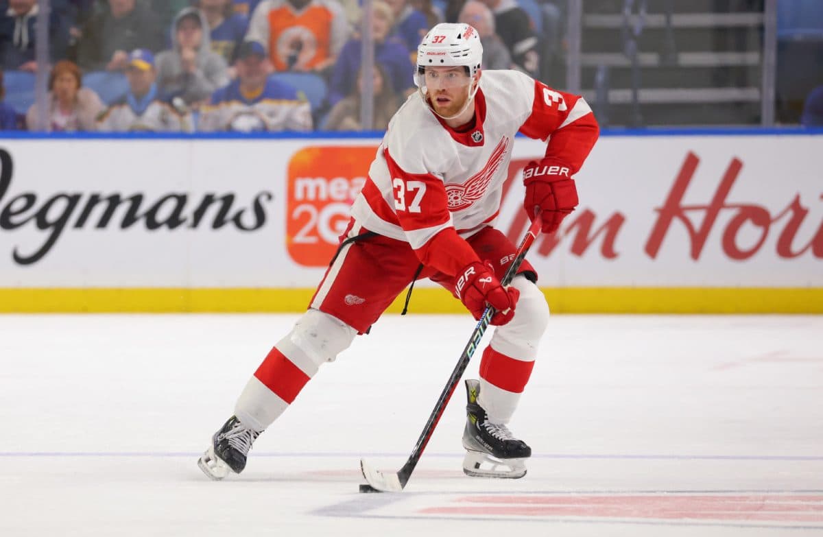 Red Wings’ J.T. Compher day-to-day with upper-body injury
