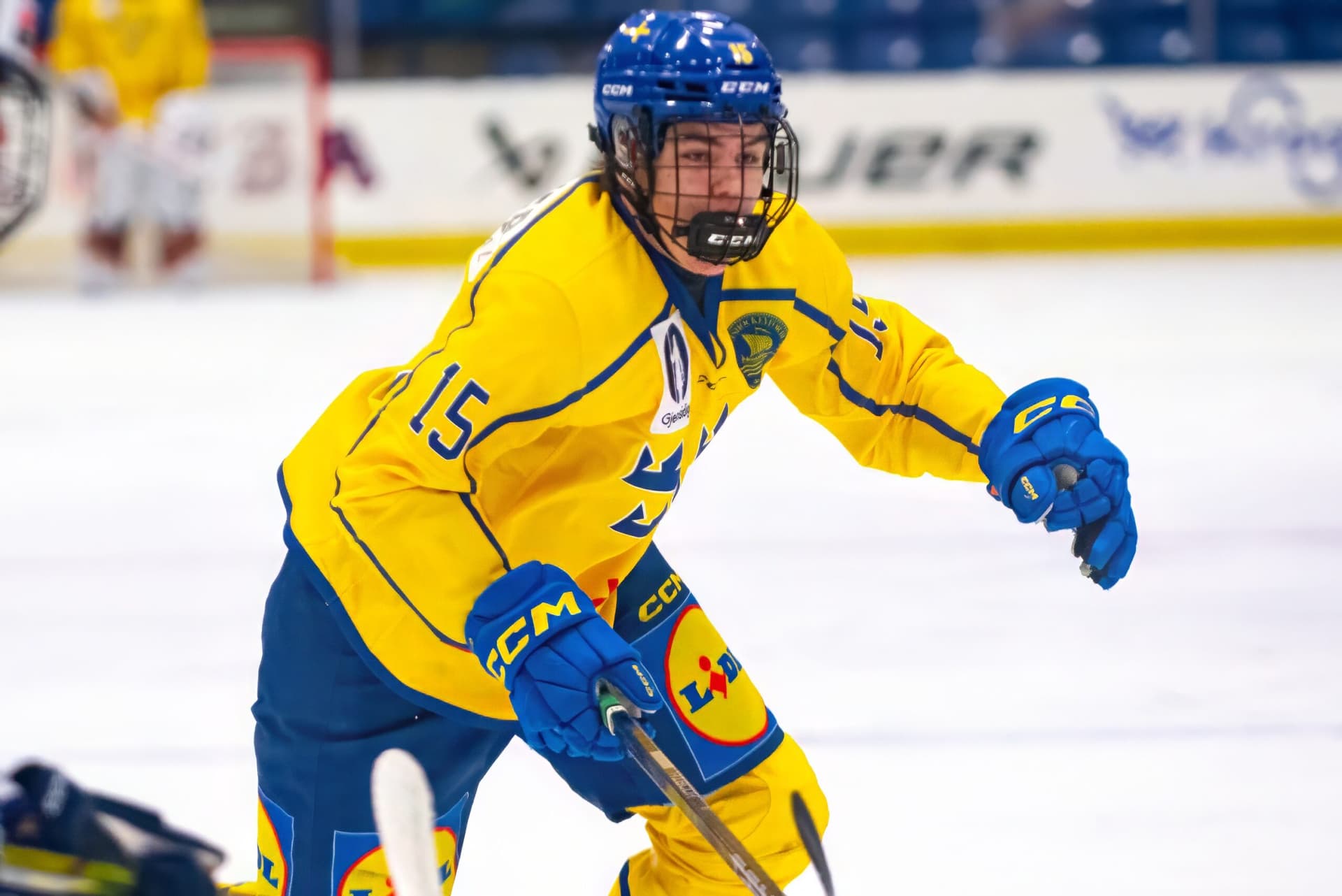 Blackhawks select Anton Frondell No. 3 overall in 2025 NHL Draft