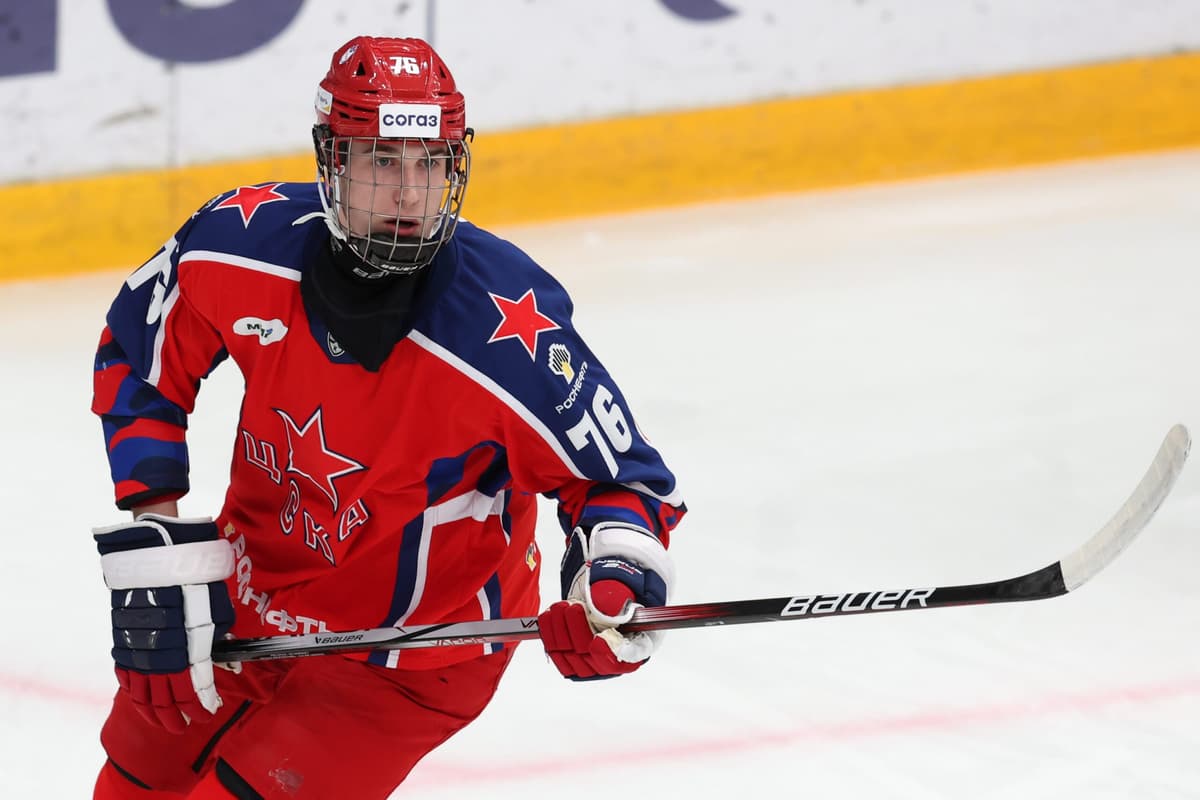 Panthers sign Matvei Shuravin to three-year, entry-level contract