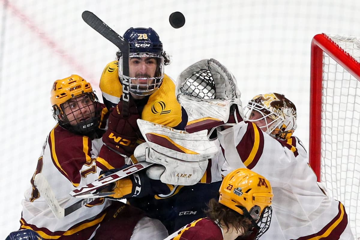 Arizona Coyotes sign forward prospect Sam Lipkin to entry-level contract