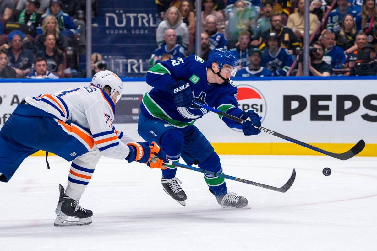 Report: Canucks’ Mikheyev is ‘banged up,’ not a healthy scratch for Game 5