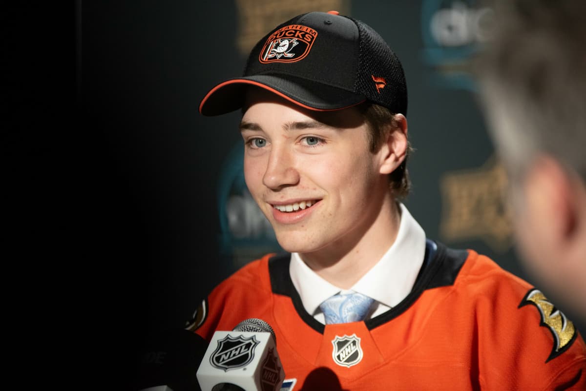 NHL Prospect Roundup: Ducks’ Beckett Sennecke turned (temporary) World ...