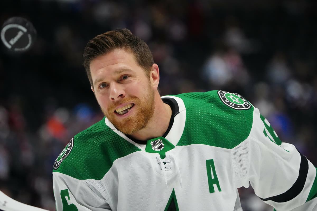 Report: Former NHLer Joe Pavelski emerges as Leafs head coach candidate ...