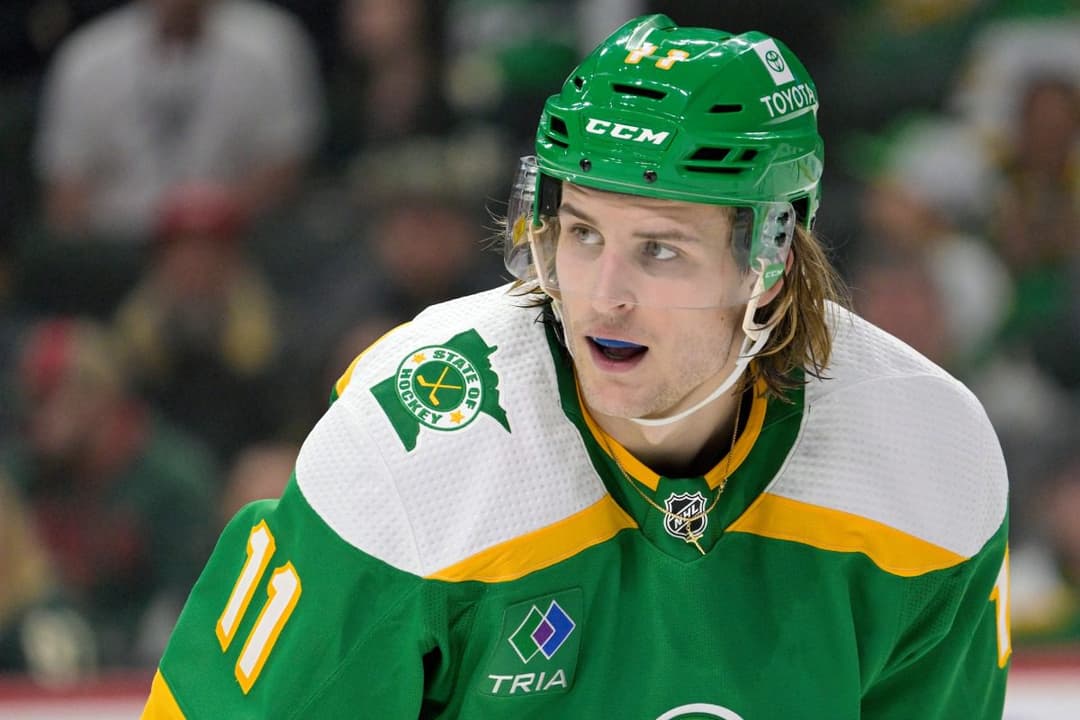 Islanders sign Adam Beckman to one-year, two-way contract