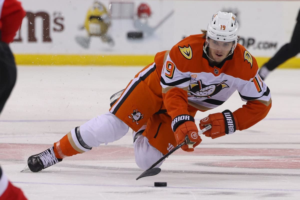 Best NHL prop bets (Oct. 31): Back this team at long +2200 odds to pile ...