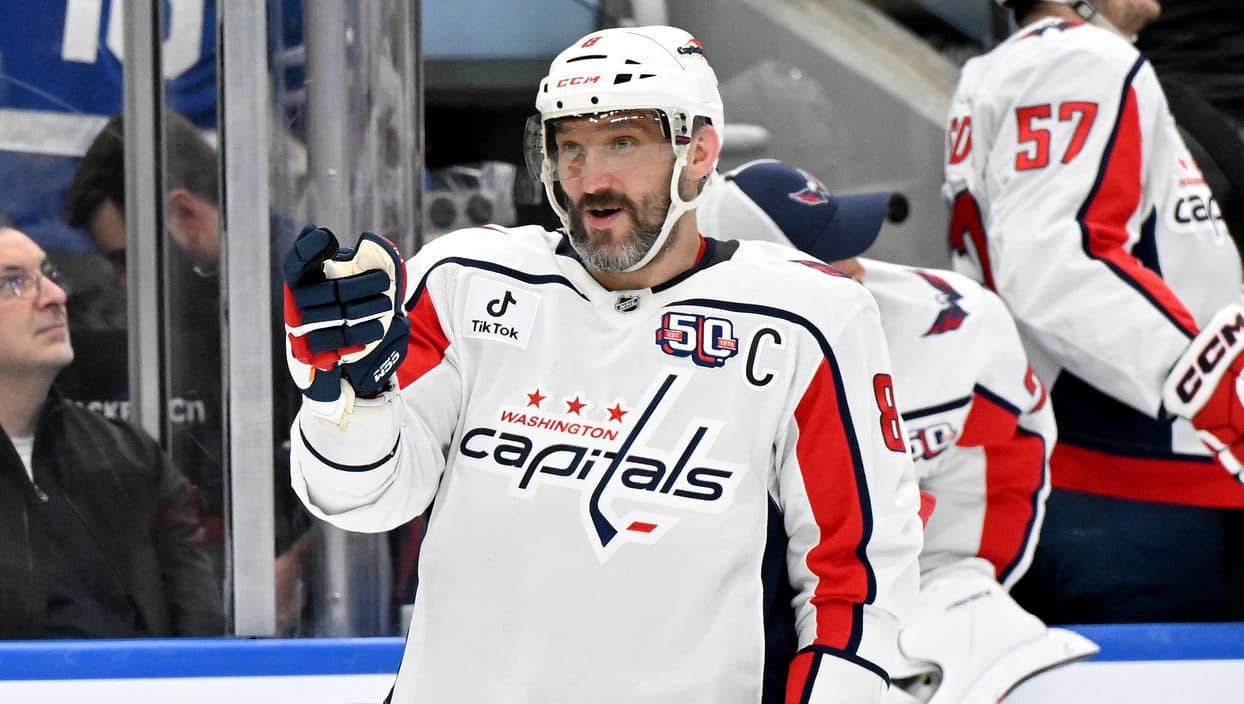 Capitals’ Alex Ovechkin scores goal No. 890, now five away from NHL record