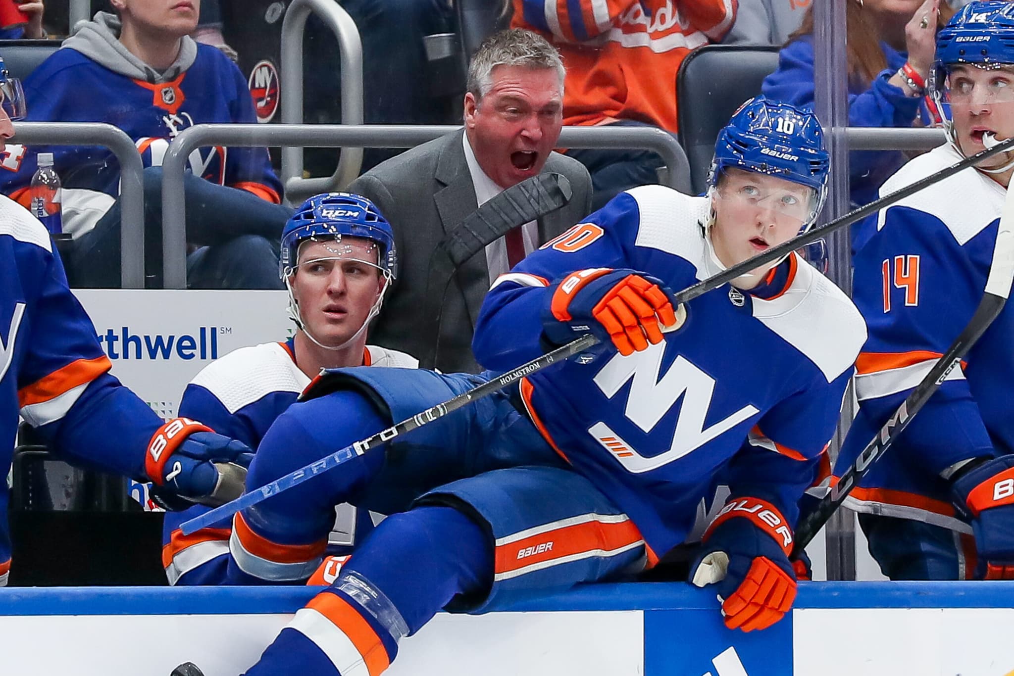 Patrick Roy to remain Islanders coach in 2025-26; assistant coaches let go