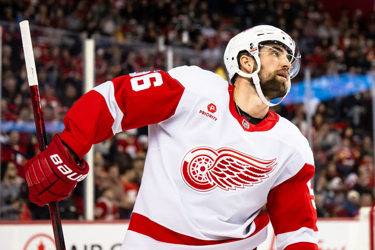 Kings sign Erik Gustafsson to one-year deal - BVM Sports