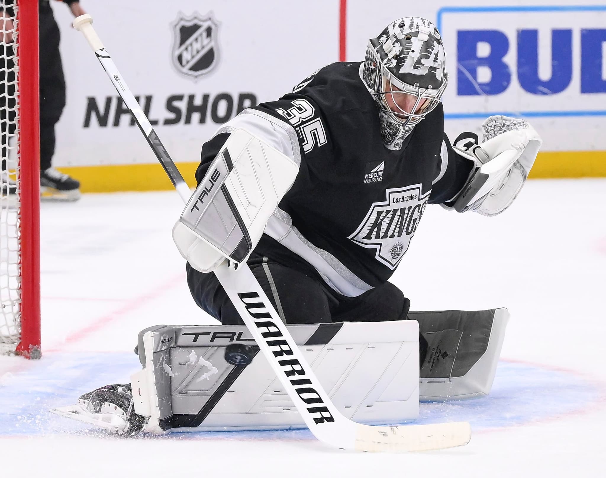 Darcy Kuemper has helped revive career with Kings