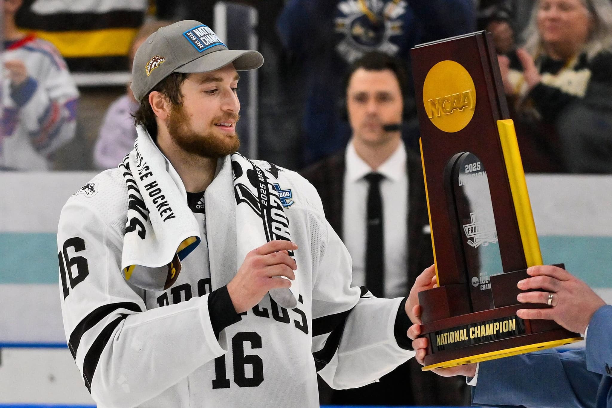 Ducks sign Tim Washe to entry-level contract