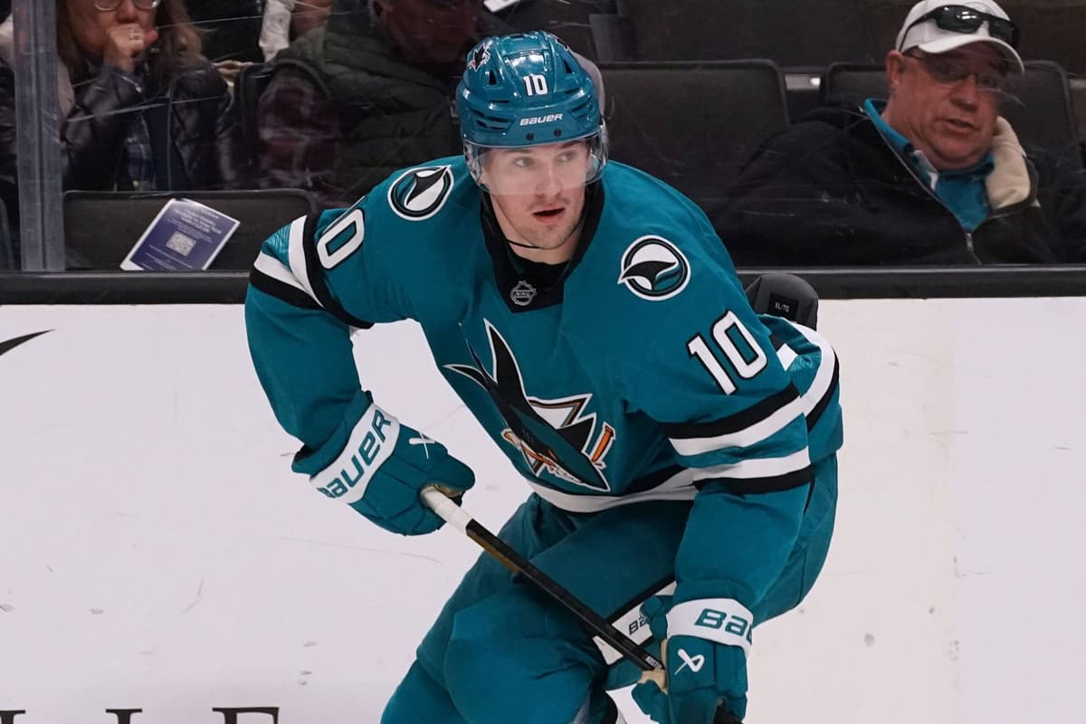 NHL RFA qualifying offer tracker: Kostin, Kurashev among notables set ...