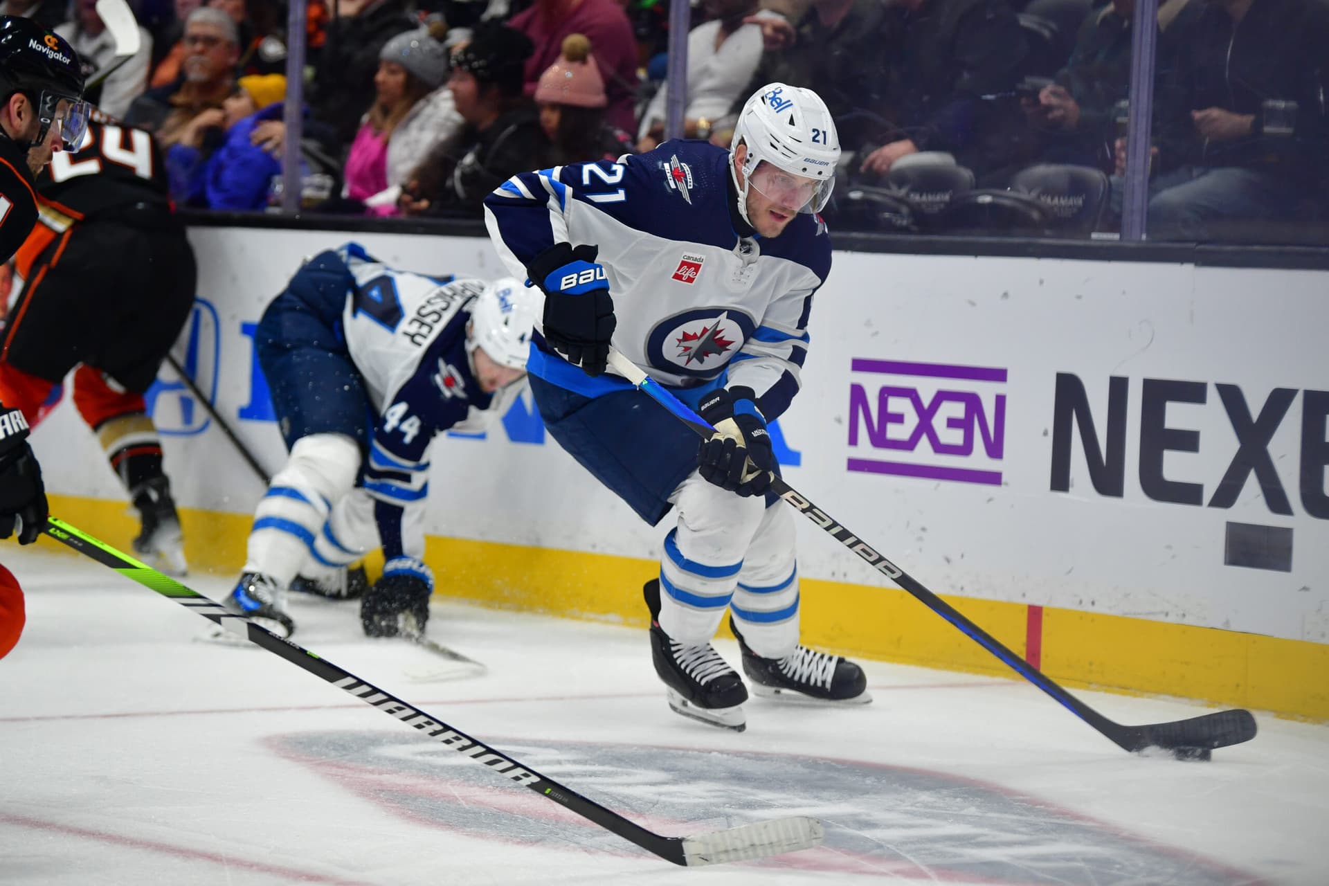 Blackhawks sign Dominic Toninato to two-year, two-way contract