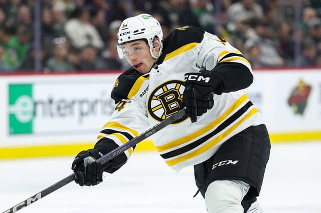 Red Wings sign Ian Mitchell, Jacob Bernard-Docker to one-year contracts