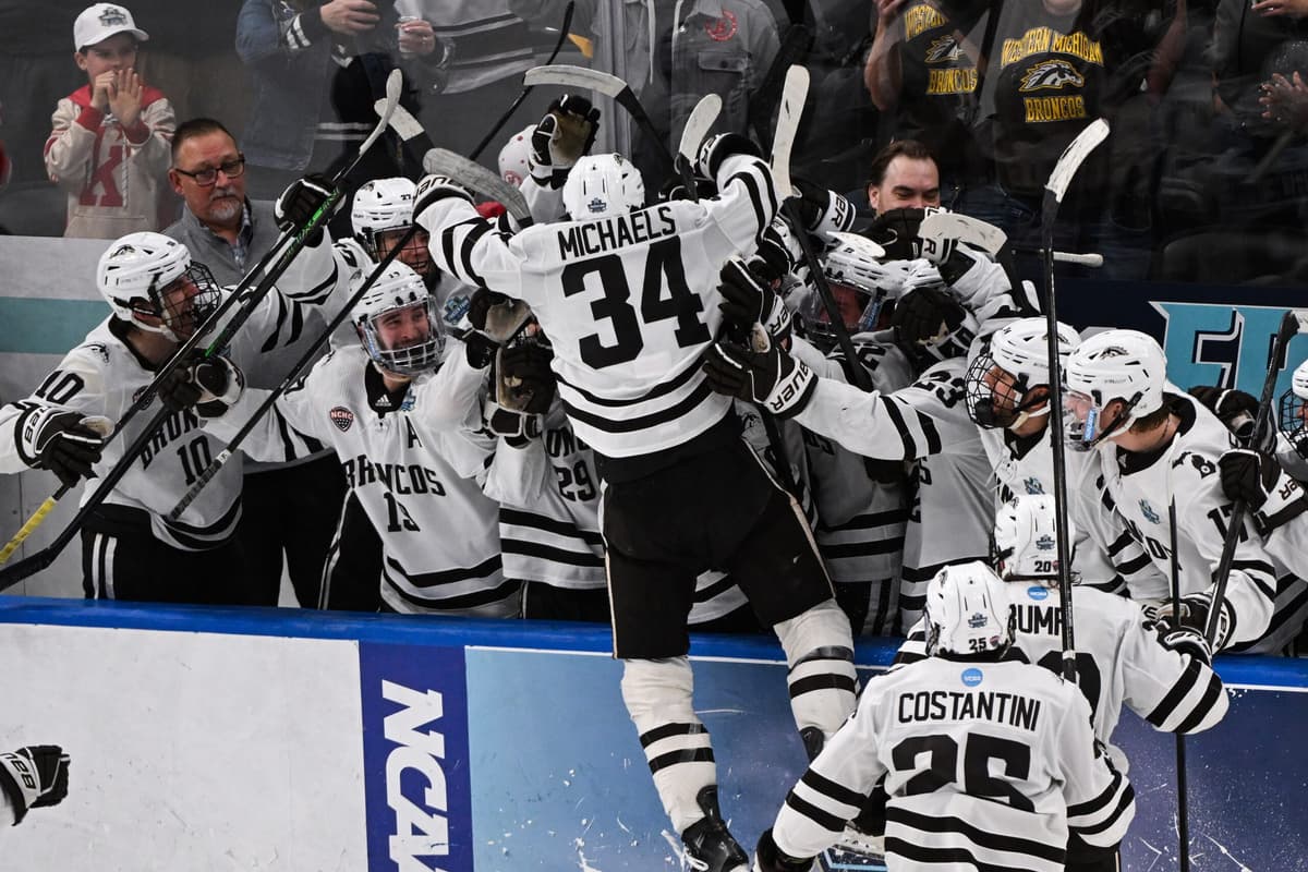 NCAA Men’s Hockey Power Rankings: Western Michigan leads preseason Top 15