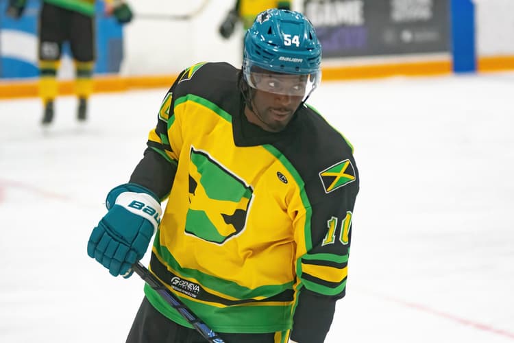 Hurricanes sign Givani Smith to one-year, two-way contract