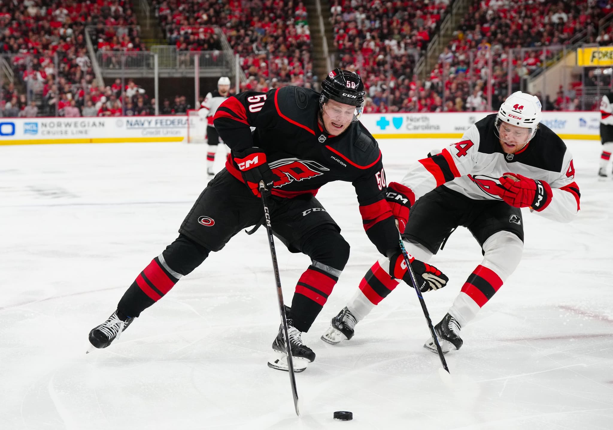 Hurricanes’ Eric Robinson exits game against Sabres with injury