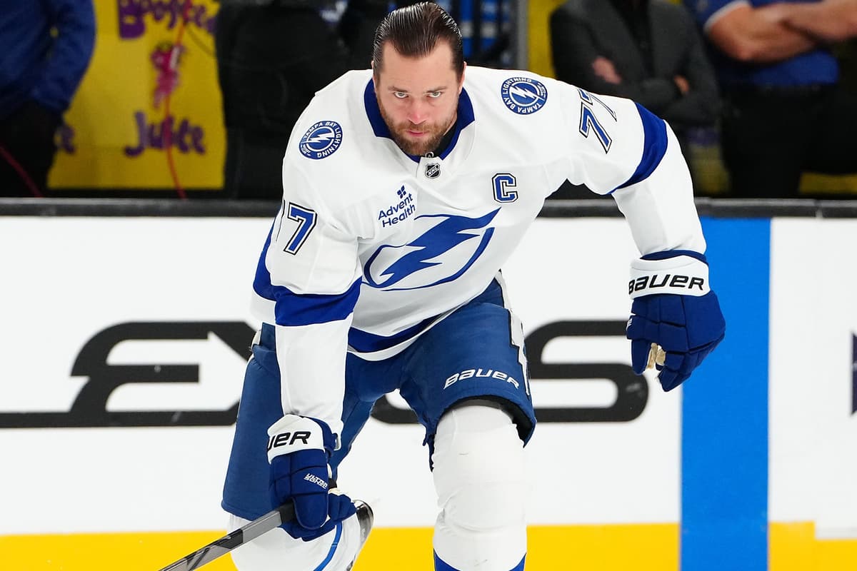 Lightning’s Victor Hedman leaves game against Canadiens with injury