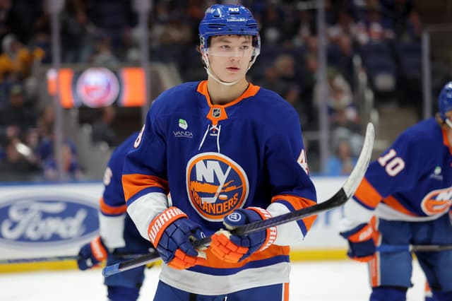 Islanders’ Matthew Schaefer becomes youngest defenseman in NHL history ...