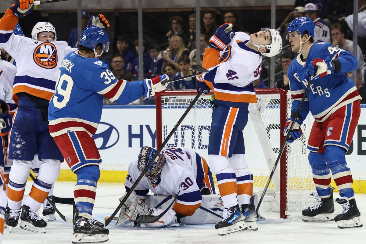 Which New York team has a better chance of making the playoffs?