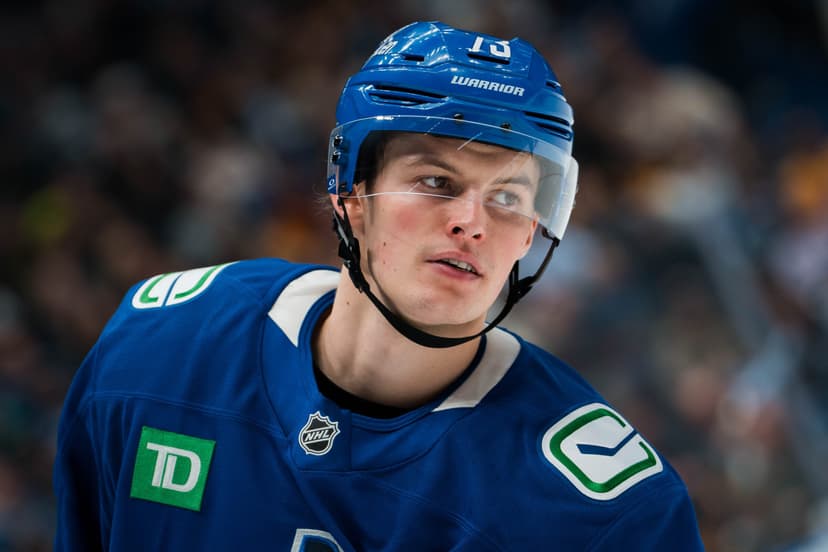 Bruins acquire Lukas Reichel from Canucks for draft pick