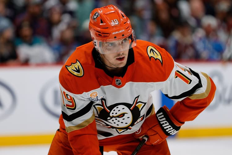 Ducks’ Troy Terry day-to-day with upper-body injury