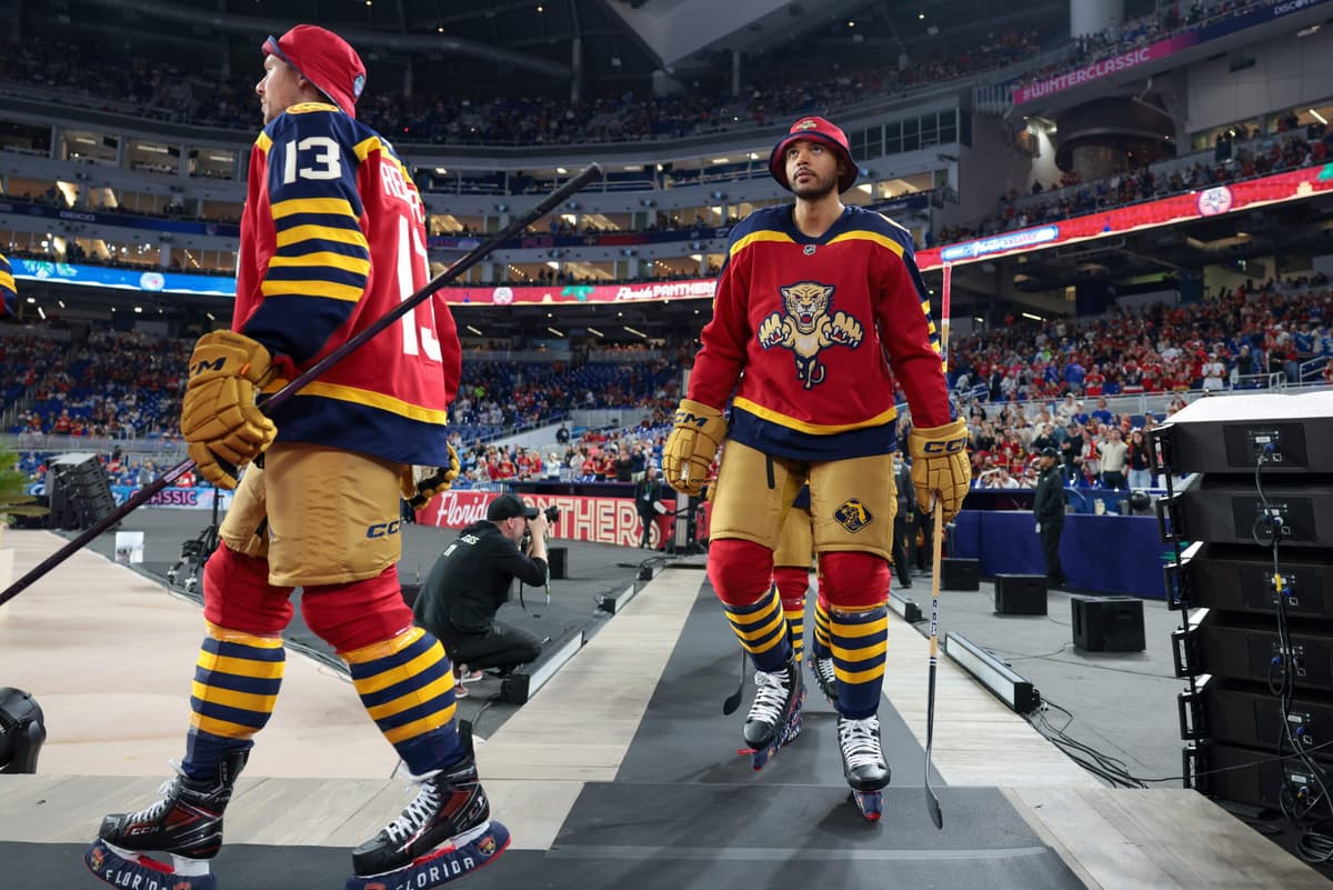 Panthers’ Seth Jones leaves game against Rangers with upper-body injury ...