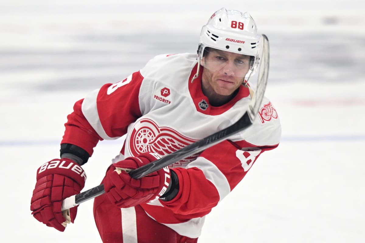 Patrick Kane ties NHL record for most points by American-born player