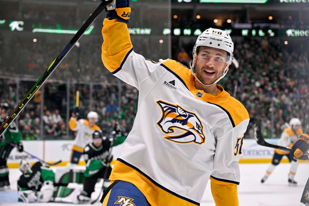 Stars acquire Michael Bunting from Predators for draft pick