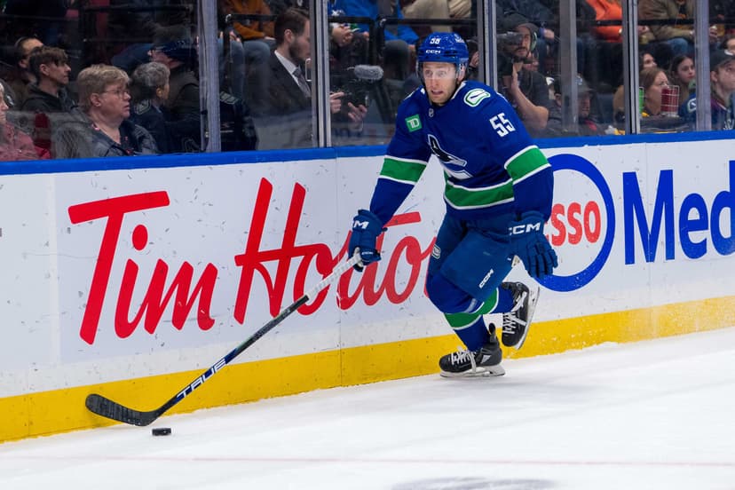 Canucks sign Guillaume Brisebois to one-year, two-way contract