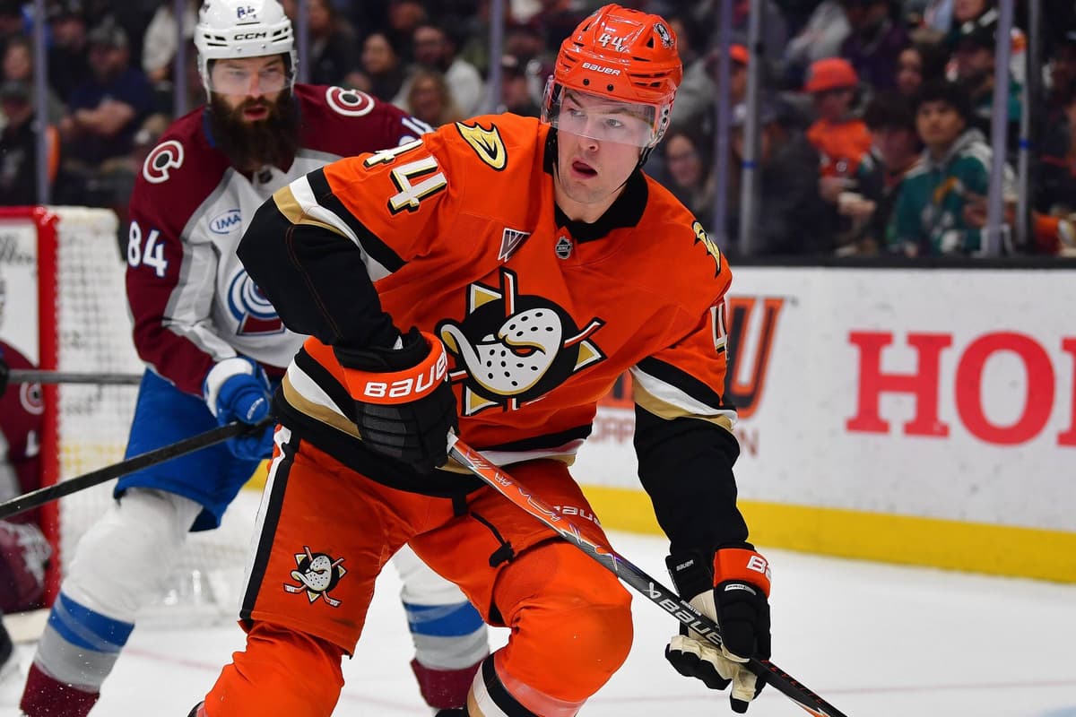 Blues sign Ross Johnston to three-year contract - BVM Sports